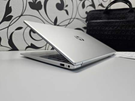 ПРОДАМ HP Laptop 15F Ноутбук Ryzen™ 5-7520U/8GBLP-DDR5/512SSD/15.6