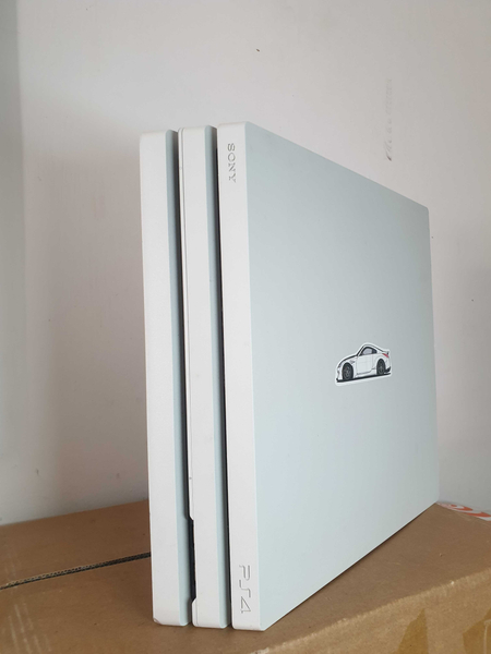 Playstation 4 PRO 1tb ideal