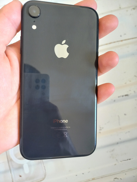 Iphone xr sotiladi 64 gb