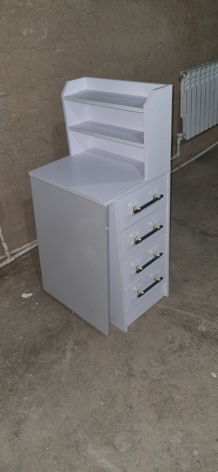 manikurni stol 500x1070x750x1080