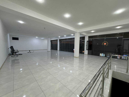 2 qavatda 160m2 ofis arendaga beriladi
