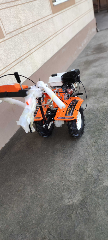 Mini traktor sotiladi