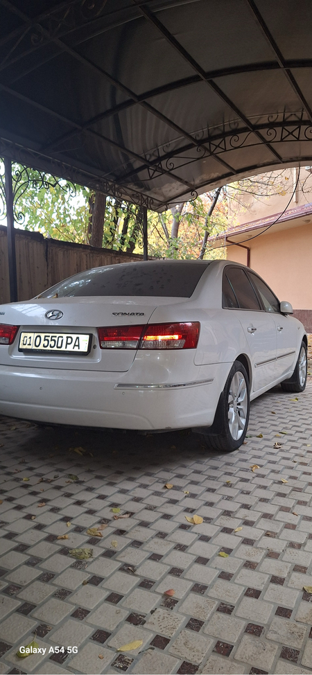 Hyundai Sonata  автомат с люком.