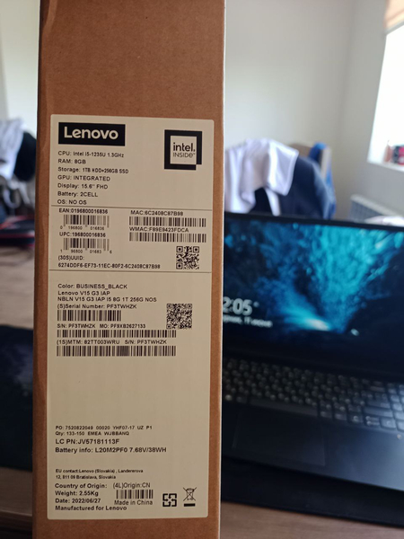 Lenovo V15 G3 IAP I5 8G 1 T 256G 
CPU intel i5-1235U 
Ram 8 gb
Storage