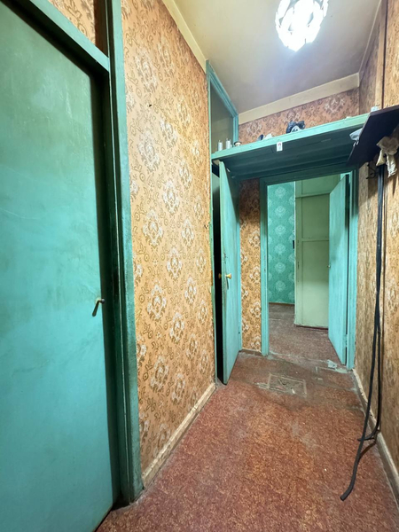 .Продам 2комнатную выкупной вариант 3этаж 11квартал Чиланзар разделный