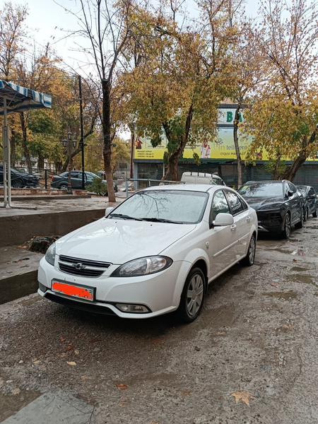 Продаётся джентра 2-позиция
