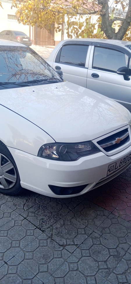 Nexia 2 sotiladi 2015 yil 131.000km yurgan