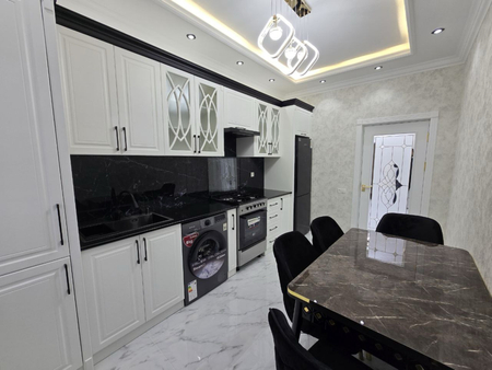 Продается 3 комнатная квартира площадью 87 кв.м. На 2 этаже