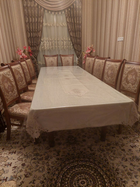 Стол и стулья , мебель для гостинной