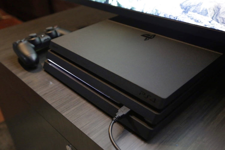 PlayStation 4 Pro 1TB 15 игр послдними  играми в идеале