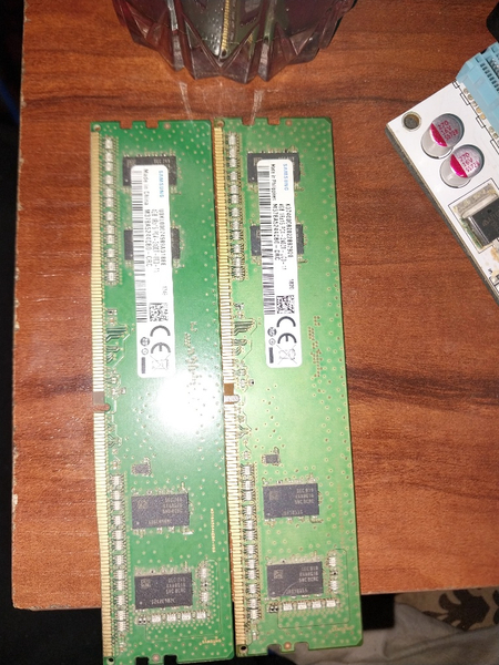 Samsun DDR4 4gb Ram
DIMM 288-pin
2133 MHz / PC4-19200
unbuffered non-E