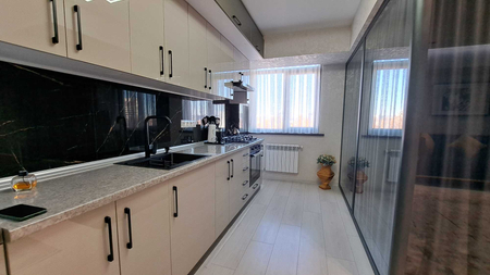 шикарная квартира на Ц1. ор-р 6й роддом. новый ремонт. срочно (133235)