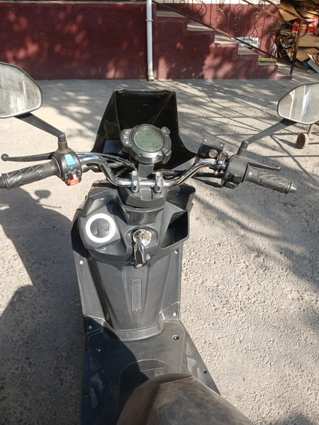 Скутер сотилади 150 куб