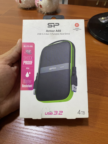Продается внешний Хард SP 4Tb