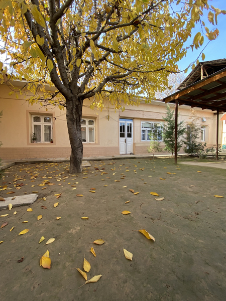 Olmazor tumani Eski shahar mahallasi Pahta kochasi 2 tupik hovli sotil