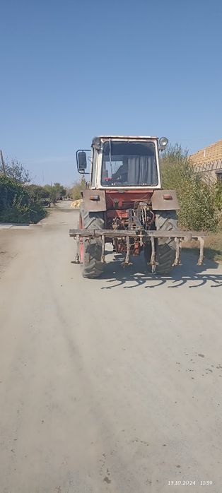 Юмз трактор сотилади