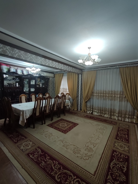 Срочно продаётся 5 комнатная квартира.