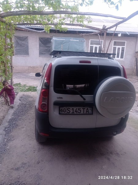 Lada largus 2018