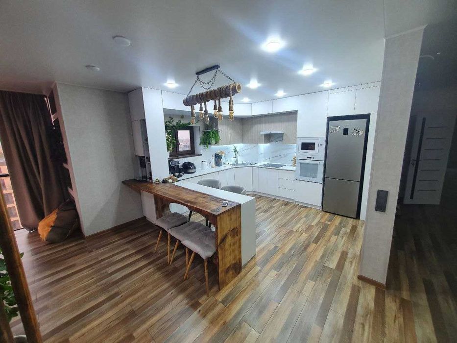 ЛЮКС Квартира 3 комнатная, 76 м2, Корзинка Аэропорт