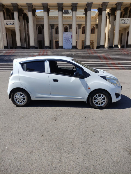 Автомобиль Спарк