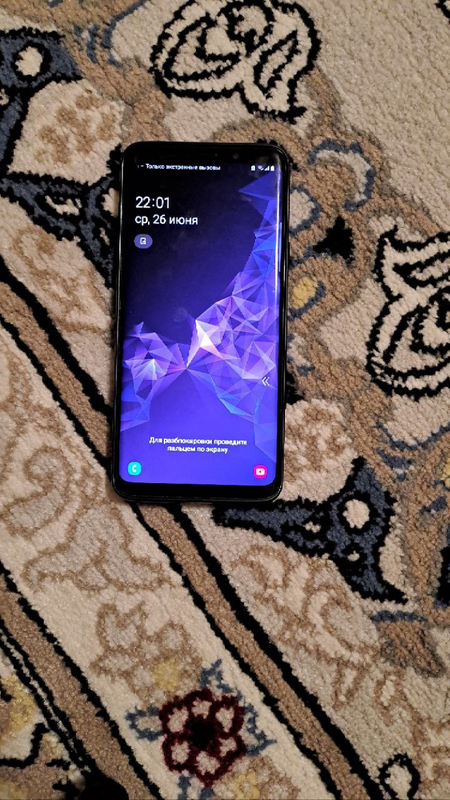 Samsung galaxy S9+ xotirasi 4/64 sirochni sotiladi