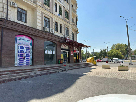 Сдаётся нежилое помещение под аренду 800 кв.м на центре Алгоритма