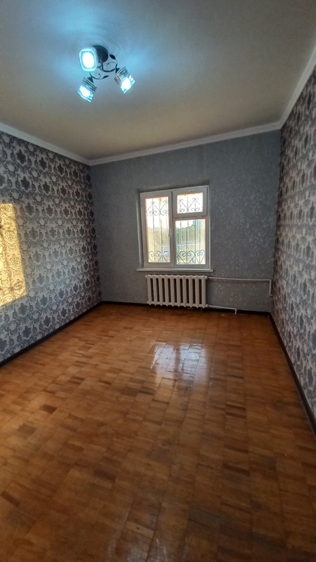 Продаётся 3/5/5 Яшнабадский р-н Лисунова-4