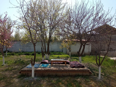 Uy sotiladi . Shinam havosi toza tinch . Qo'shnilari yaxshi