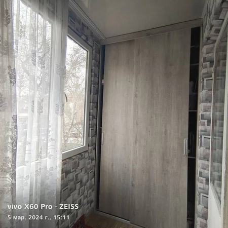 Чиланзар 6 2х комнатная балкон 1.5*3 рядом метро