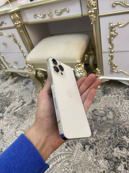 Iphone 13 pro max holati yaxwi