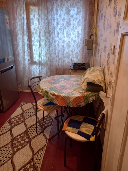 Chirchiq Navoi koʻchasi 1 xonali uy sotiladi srochna