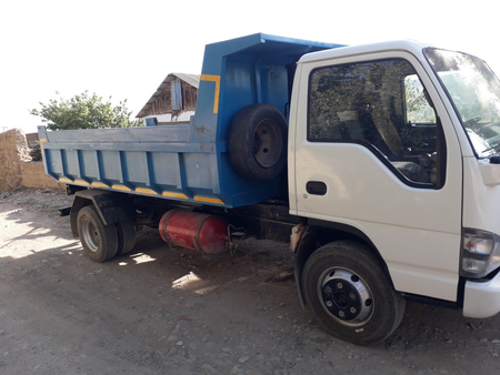 Isuzu samasval sotiladi