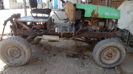 Mini traktor 4×4 samodelni