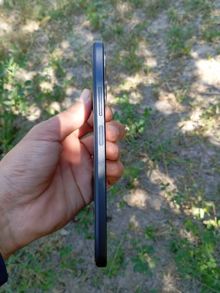 Redmi note 12. 4/128 Gb Karobka dak/ bor. Holati A\\\'lo. Kami bor