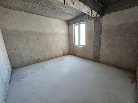 3 xonali 105m² 7-qavat sotiladi.