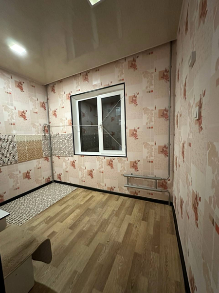 Сергели 4.  1в2комнатная. 40м2.