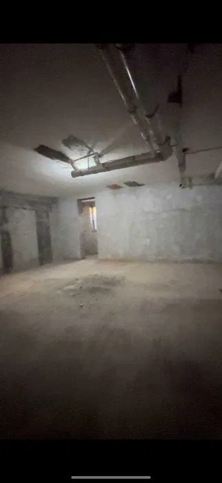 НЕ ЖИЛОЕ ПОМЕЩЕНИЕ Массив Карасу 2 линия  400м2 6 окон 4 сан узла
