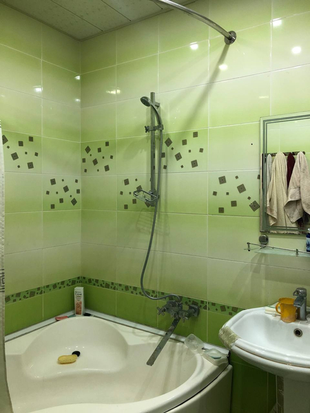 Продаётся 3 х ком квартира площ 83 м.кв.