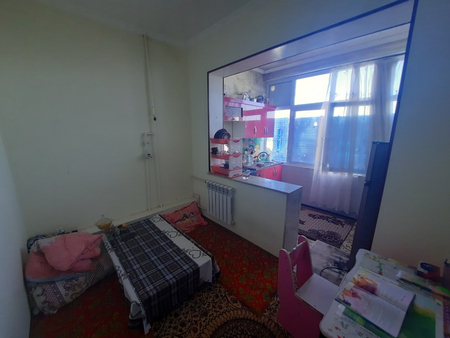 Хоналар сони: 1
 Етаж: 4
 4 етажли дом
  Умумий майдони: 36 м²
 Курили