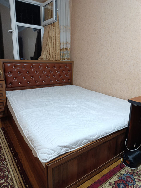Продается спальный комплект мебели 
Кровать 200х170см;
Шкаф ш160/г55/в