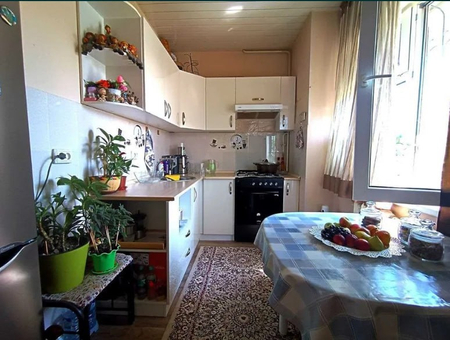 Квартира на Кушбеги 1в2/5/5 с мебелью техникой ремонт средний