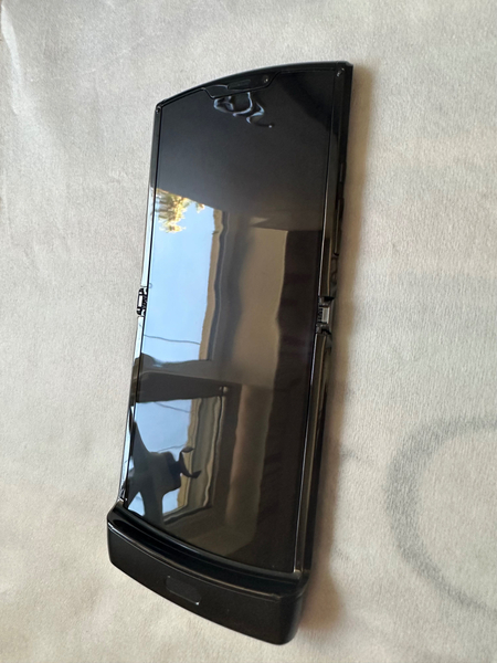 Продам Motorola RAZR 2019