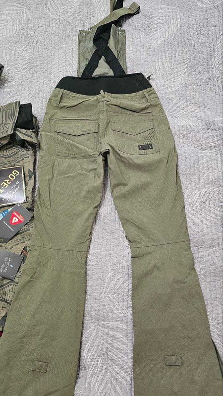Комплект Roxy комбинезон + куртка Gore-Tex 2L
