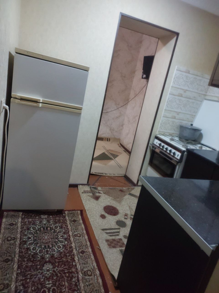 Юнусобод Универсам 1комнатная галерейка дом 35квм 2етаж вдол дороги