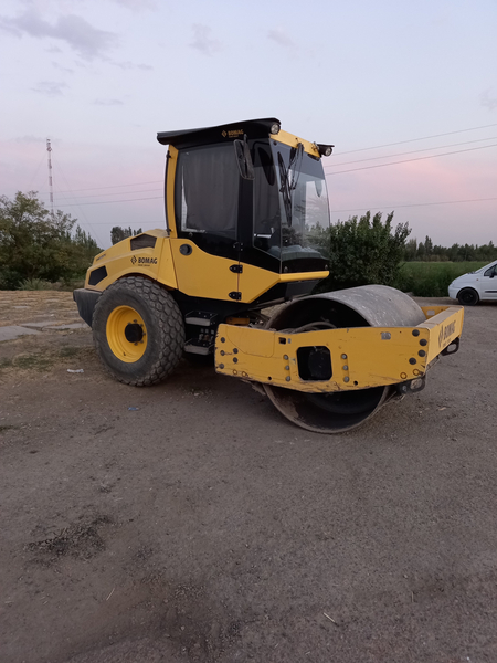 Gredir xizmati Asfalt atxotni yoyib tekislab berish xizmati