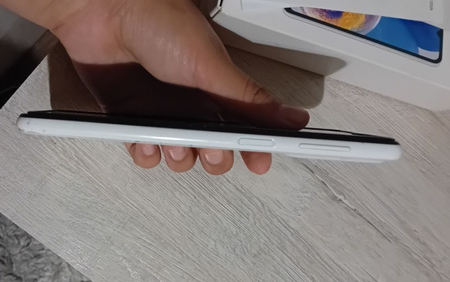 Samsung galaxy a 23 idealni sostayaniyada hamma joyi ishlidi qotmidi