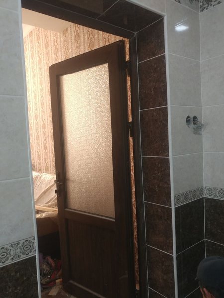 Профессионал кафелшик со стажем.