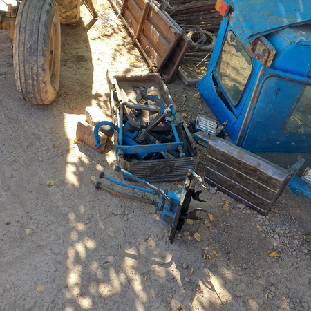 Traktor 28 sotiladi narhi keliwtirib bervoraman