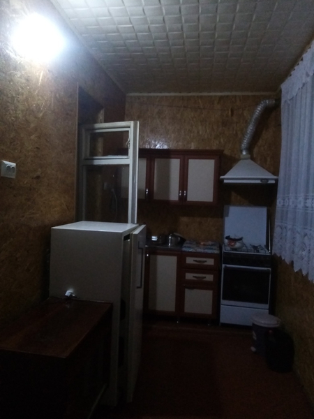 Сдам квартиру 3 комнатную на длительный срок 350$. Торг уместен