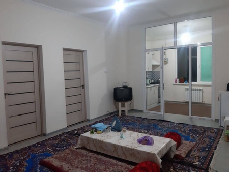 Срочно продаються трёх комн квар в Самарканд в массиве Карасув (МОТРИД